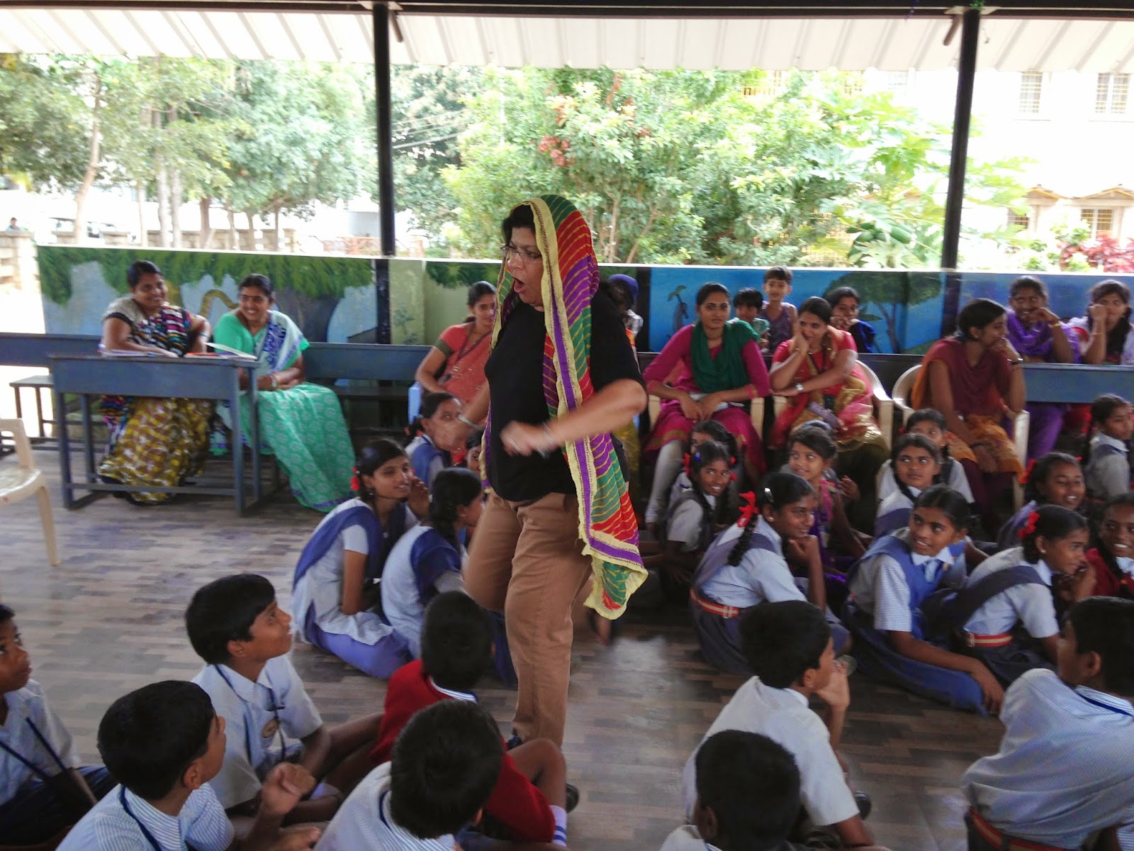 Paro Anand and Kids Have a Roaring Time! - Pratham Books